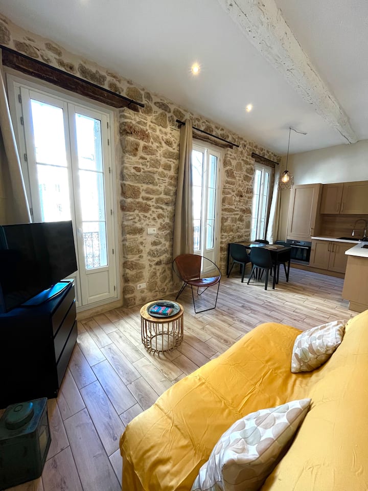 Appartement Centre Vieil Antibes Place Nationale - Antibes