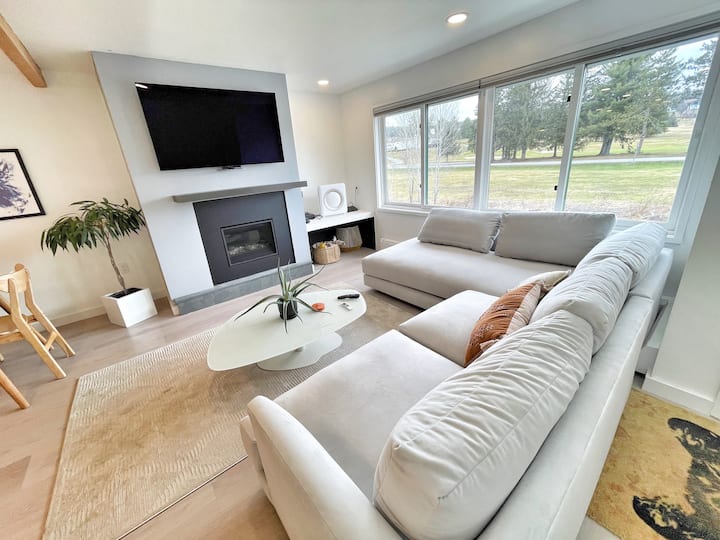 Mountain Boutique Townhouse - Stowe, VT
