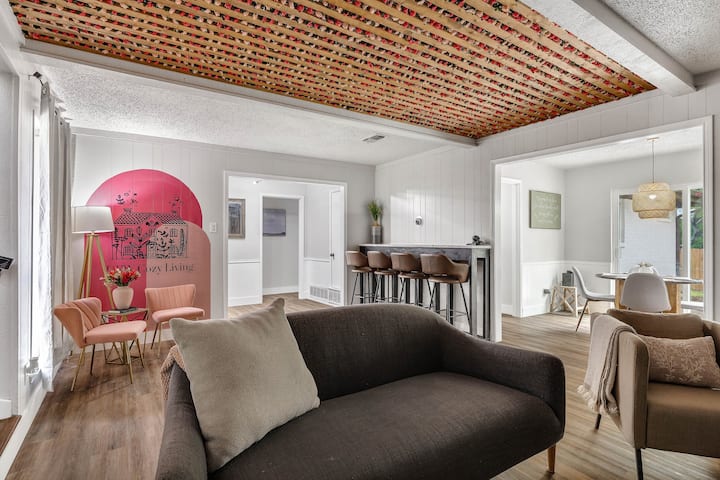 The Big Cozy Getaway - Carrollton, TX