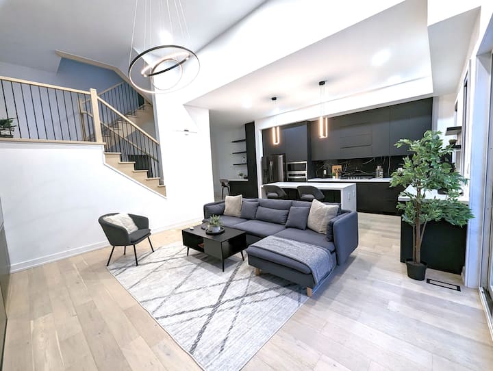 Luxury 6 Bdrm Entire Home In Lakeshore Toronto - Toronto