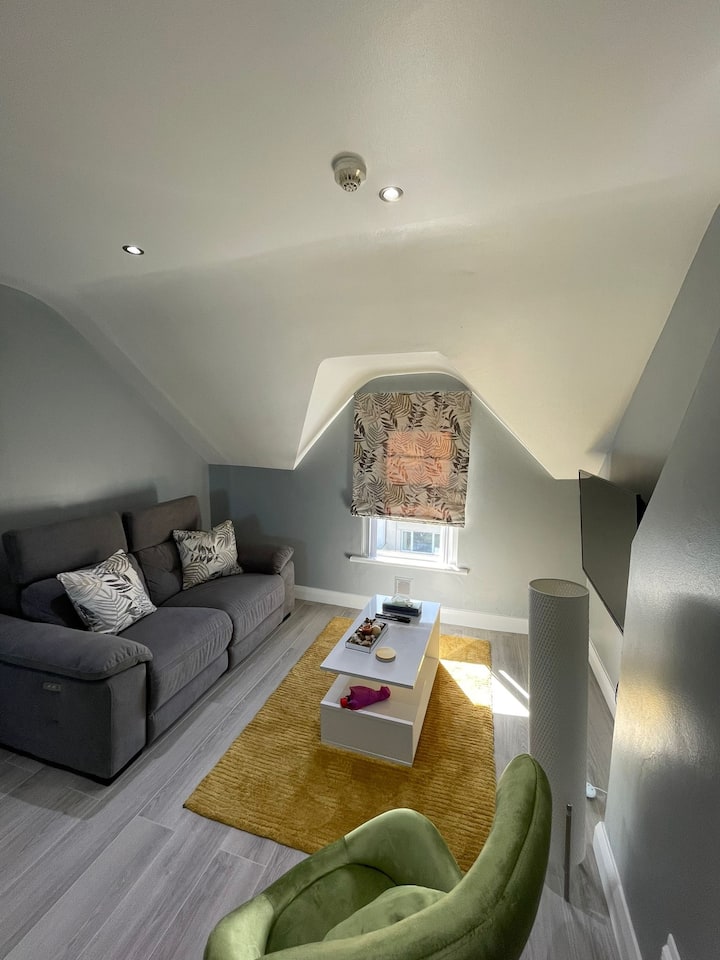 1 Bed Apartment Beside Royal Portrush Golf. - Portrush
