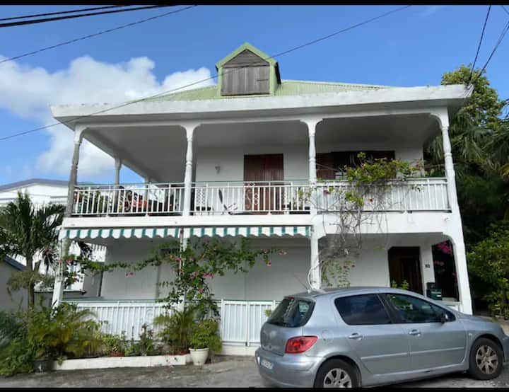 Bas De Villa Dans Le Bourg De Ste Anne - Plage de la Caravelle - Sainte-Anne