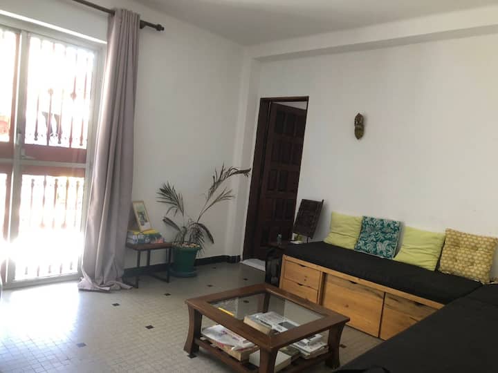 F2 Lumineux En Centre Ville - Dakar