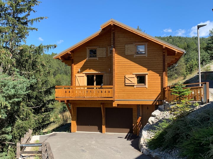 Lovely Chalet, Wonderful Views, Next To The Forest - La Joue du Loup