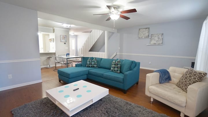 Spacious 3 Levels On Dixon | King Main | Walkable - Raleigh, NC