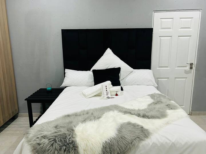 Delux Double Room - Westonaria