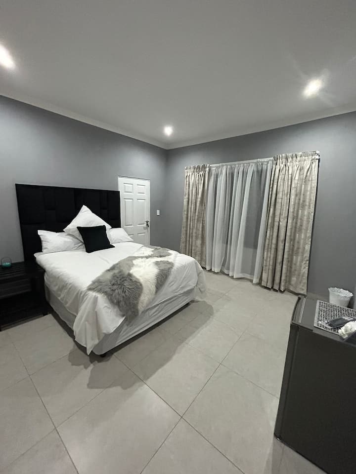 Delux Double Room - Soweto