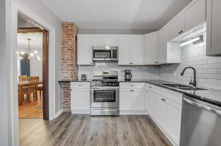 Ideal Exquisite Elmwood Village Escape W/ King - 水牛城