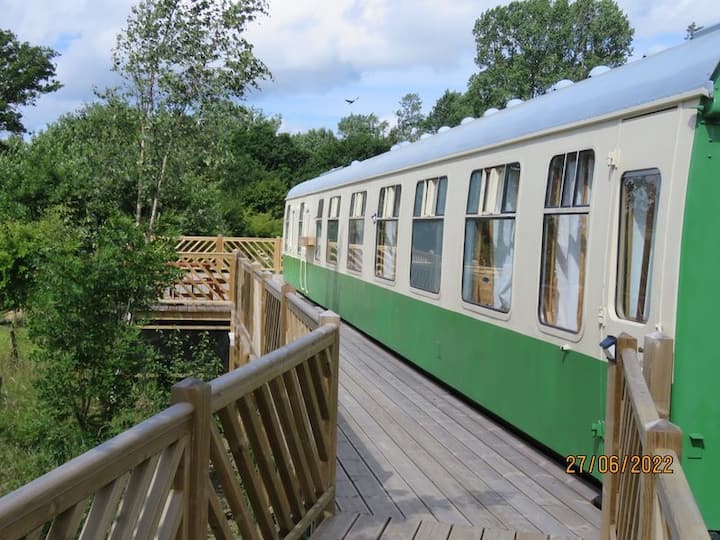 Bodiam Glamping Coach - Bodiam Castle