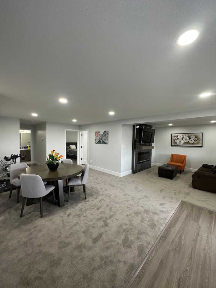 2 Bedroom Basement Ensuite With Private Entrance - Lethbridge