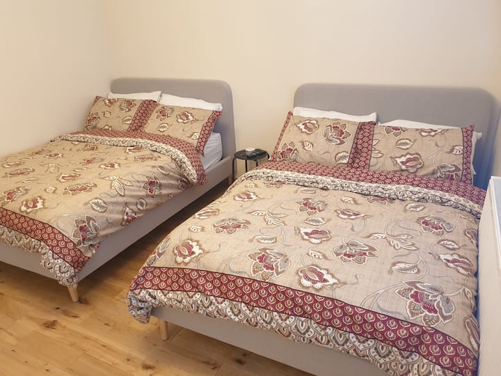 London Luxury 2 Bedroom Flat Sleeps 8 Free Parking - Enfield