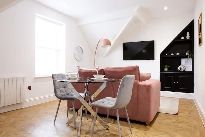 Designer Cardiff Apartments With Free Parking - Cardiff