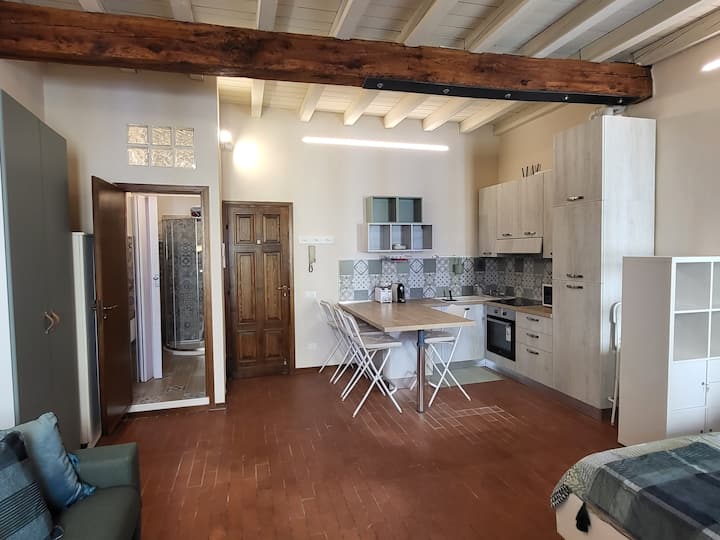 Mono Arnaldo Apartment Located In The City Center - 布雷西亞