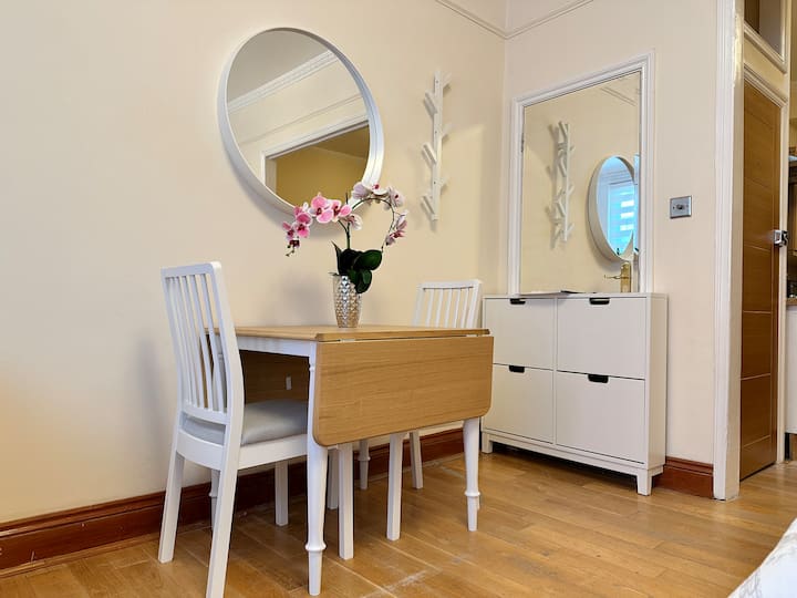 Lovely&bright Studio Flat Close To Central London - London