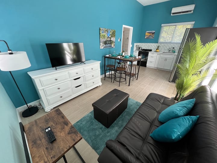 Beach, Pool, Canal Get Away - Freeport