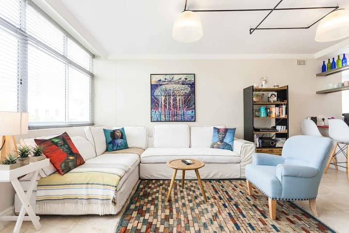 Inner City Luxury. Pool & Parking. Mountain View - Kaapstad