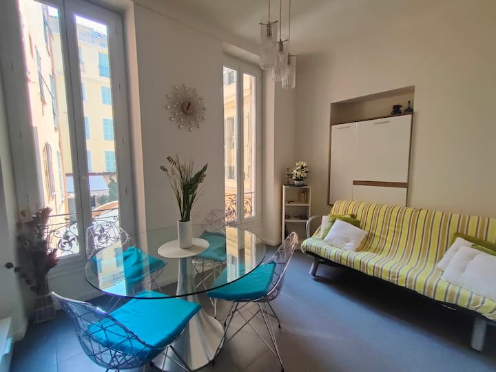Appartement Au Milieu Du Célèbre Carré D'or à Nice - Nice
