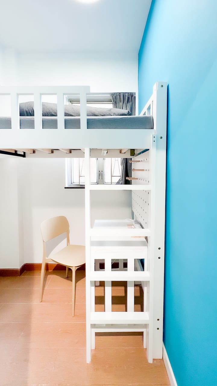 Cozy & Bright Window Bunk @Cwb, Lockhart Road 384 - Hong Kong