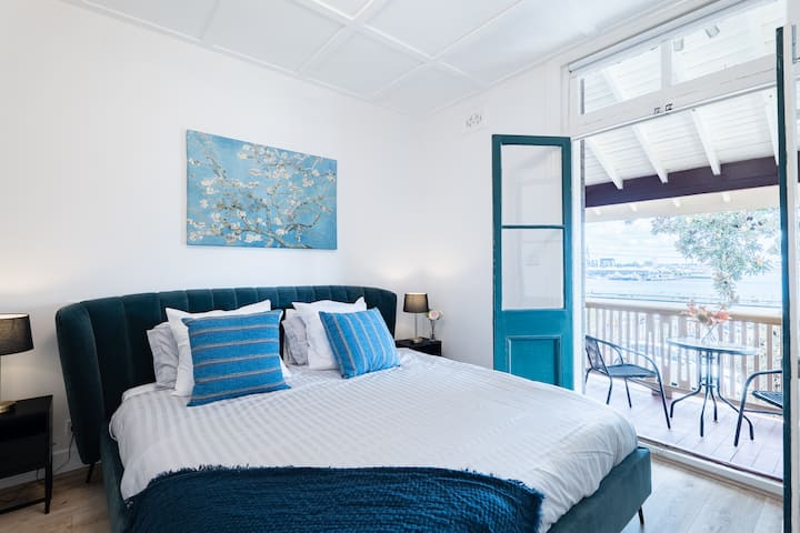 Waterfront - Large 8 Bedrooms House - 4 Unit Block - Manly