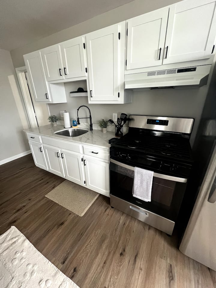 Pets Allowed! Brand New Renovation - 1 Bedroom - Hudson, NH