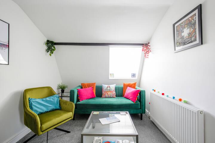 Beautiful Loft Apt With Parking - Cheshire