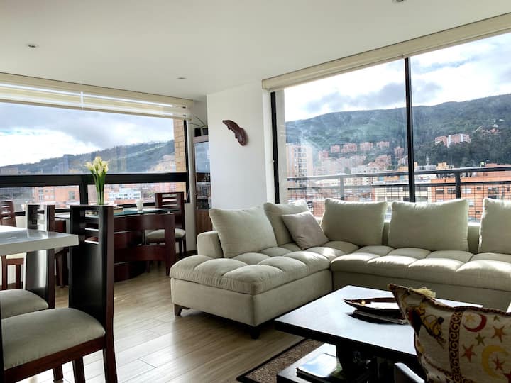 Comfy 2 Bedroom Condo With Lovely Views & Fire Pit - Bogotá
