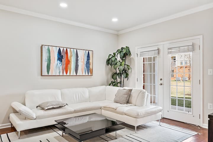 *6month Min Rental Period* Luxury Condo In Ashburn - Ashburn, VA