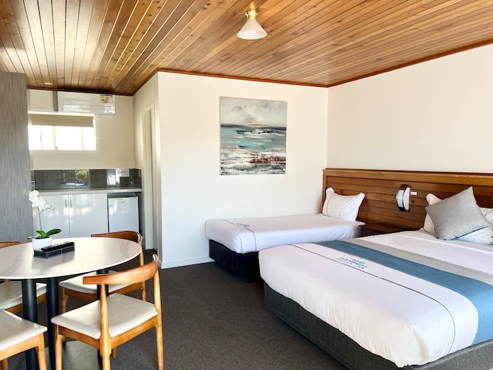 Deluxe Family 2 Bed Room Unit Close To Beach For 6 - Port Campbell