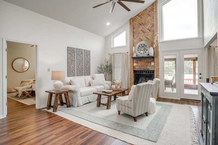 Harbor House On Lake Granbury - Granbury, TX