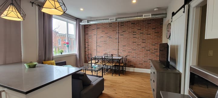 2 Bed Apt Downtown Hamilton (30001) - Hamilton