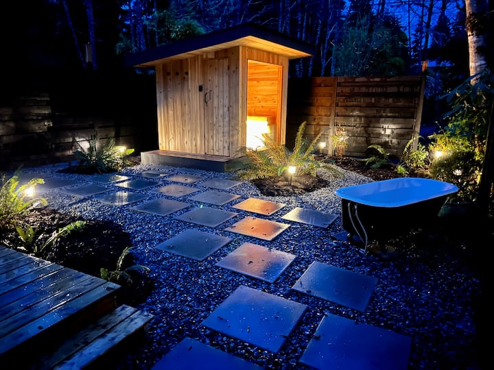 Cedar & Surf Beach House - Tofino