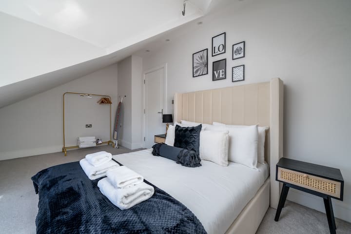 | Enchanting Living | Bm Homes | Creed Stay - London