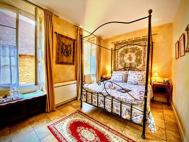 La Lanterne Bed & Breakfast- Tapestry Room - Sarlat-la-Canéda