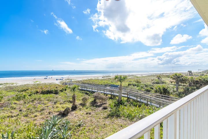 Cape Canaveral Beachfront Condo - Cape Canaveral, FL