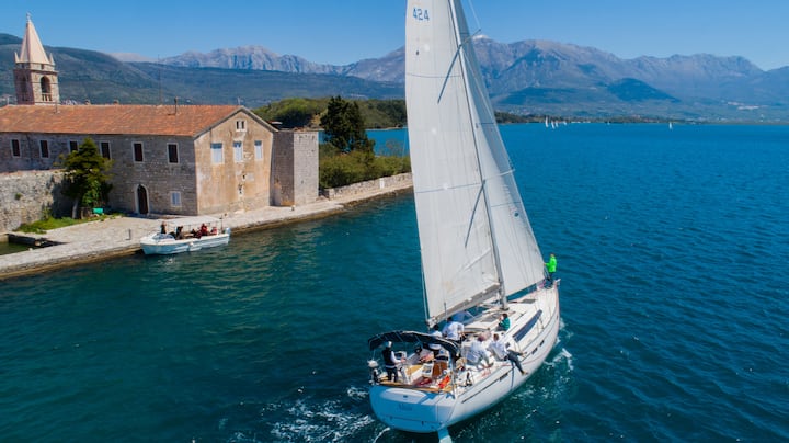 Sail Boat - Bavaria Cruiser 46 - Kotor