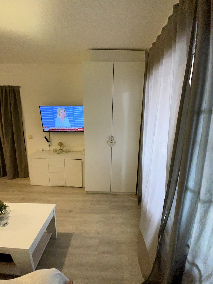 Precioso Apartamento A, Grandes Terrazas, Piscinas - Estepona