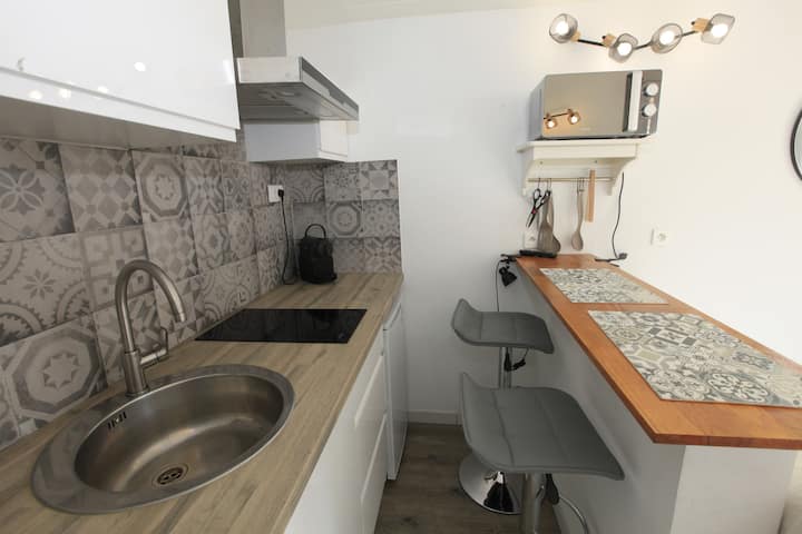 Studio  Et Cour
Stationement
Gratuit
Climatisation - Aix-en-Provence