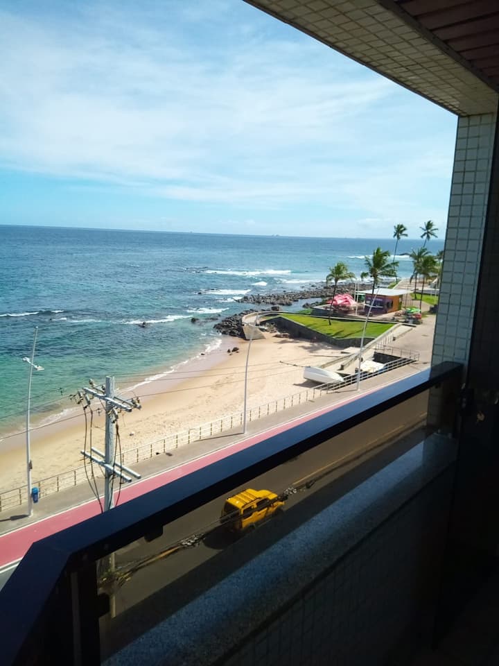 Suíte Frente Mar Em Ondina. - Rio Vermelho