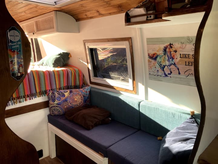 Abenteuerfeeling Im Camper-
Café/tee Und Seesicht - Locarno