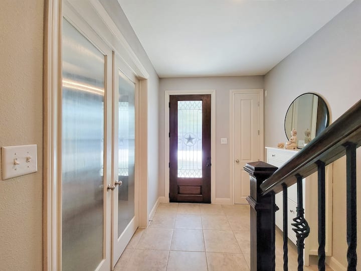Private Floor- Full Bath & Room - Houston, TX