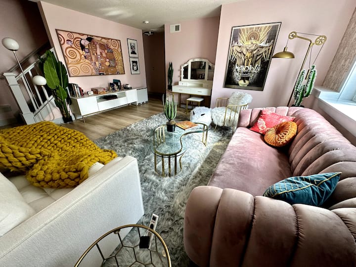 Art-deco Inspired Guest Suite - Portland, OR