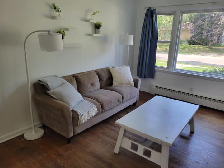 Cozy Newly-renovated Madison Apt - Madison
