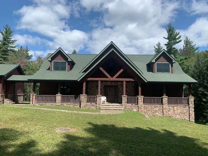 Horseshoe Pond Cabin In The Adirondack Mountains - Adirondack, NY