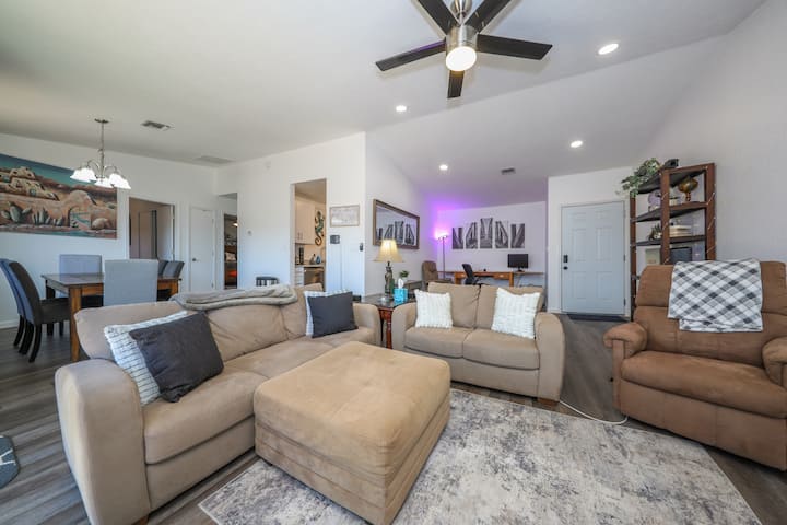 Sunny Smart House - Tucson, AZ
