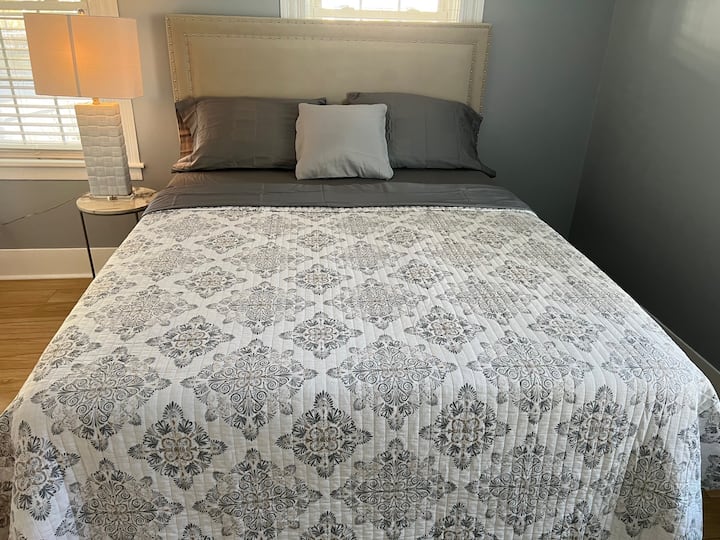 Beautiful Room - Taunton, MA