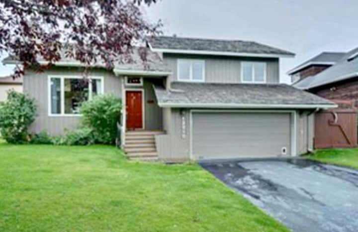 Beautiful South Anchorage Home - Anchorage