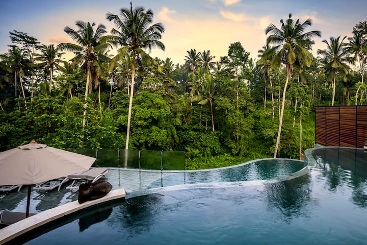 Belihara Cozy 4br Pool Villa Surrounds By Nature - Ubud