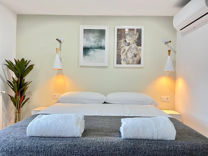 Royal Room 4 With Private Bathroom And Balcony - Madrid