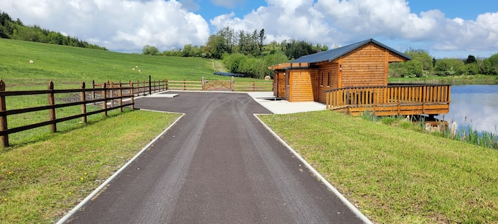 Waterfront Lodges - North Cabin - Fermanagh