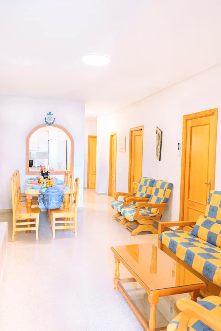 Welcome To Our Cozy,spacious 3-bedroom Apartment - La Marina